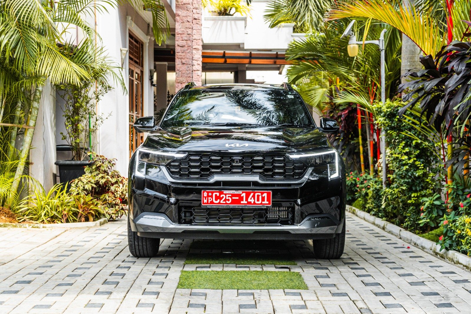 Kia Sonet GTX+ (Aurora Black Pearl) | Siva's Car Sales