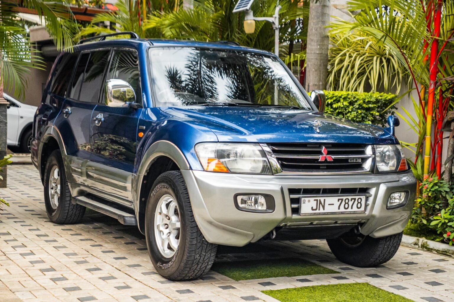 Mitsubishi Montero GDI Exceed | Siva's Car Sales